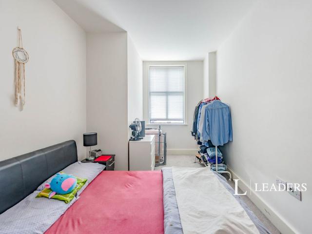 1 bedroom apartment to rent High Street, Crawley, RH10