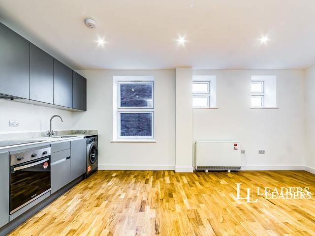 1 bedroom apartment to rent High Street, Sevenoaks, Kent, TN13