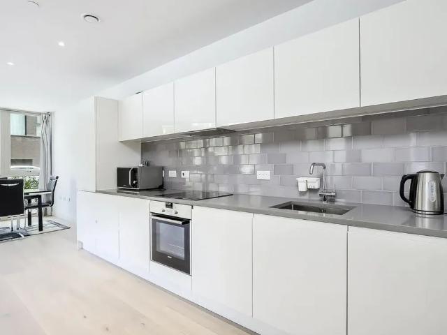 1 bedroom apartment to rent in 30 Schooner Road, Royal Wharf, London, E16