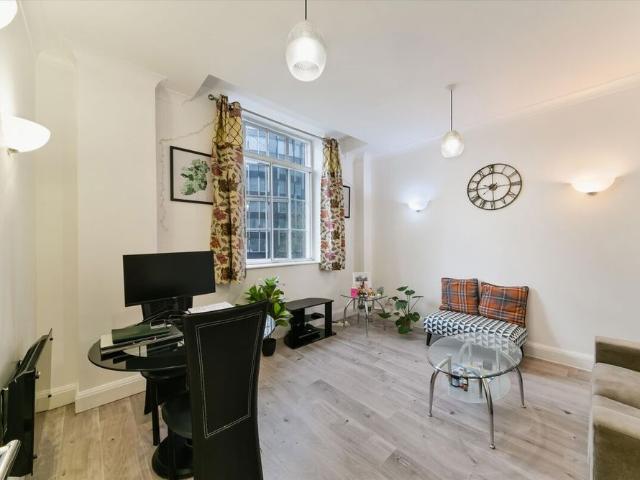 1 bedroom apartment to rent in County Hall, Southbank SE1