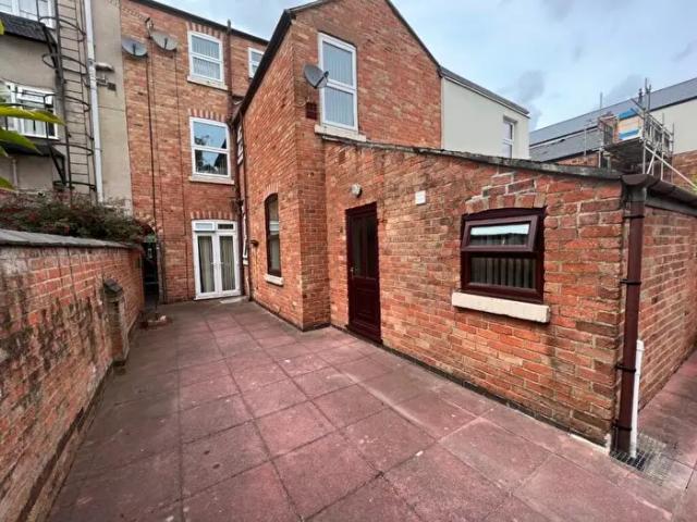 1 Bedroom Apartment To Rent In Charnwood Street, Derby, Derbyshire, DE1