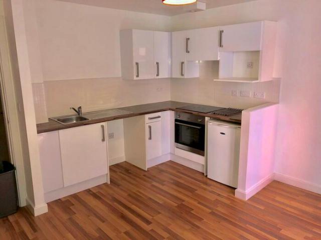 1 Bedroom Apartment To Rent In Clyde Court, Leicester, LE1