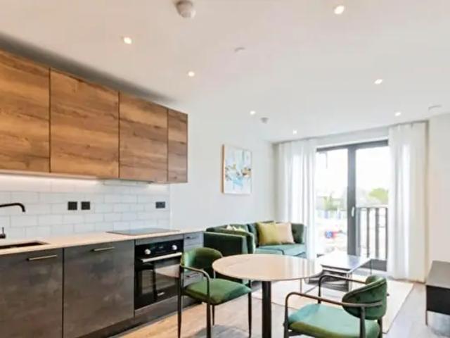1 Bedroom Apartment To Rent In Curzon Wharf, Glasswater Locks, Pitt Street, Birmingham, B4