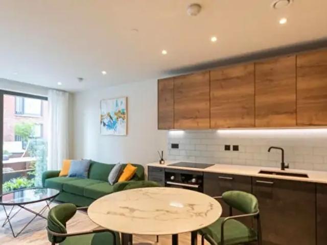 1 Bedroom Apartment To Rent In Curzon Wharf, Glasswater Locks, Pitt Street, Birmingham, B4