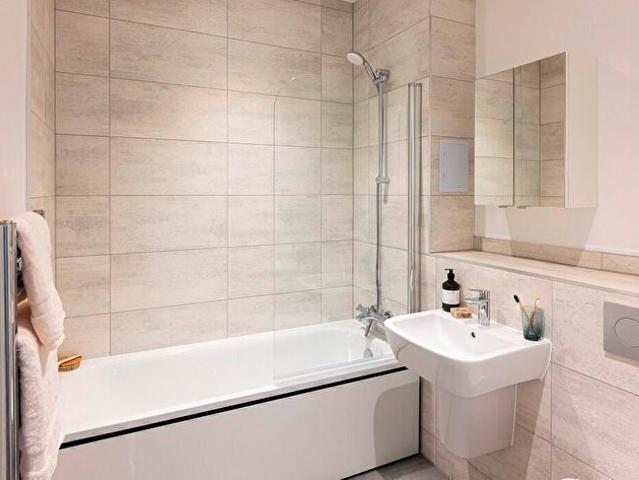 1 Bedroom Apartment To Rent In Apartment, The Almere, Avebury Boulevard, Milton Keynes, Buckinghamshire, MK9