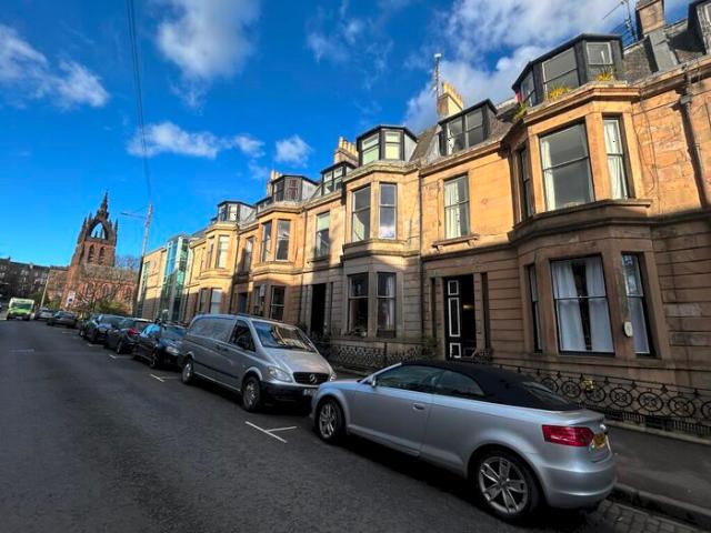 1 Bedroom Apartment To Rent In Belmont Street, Kelvinbridge, G12