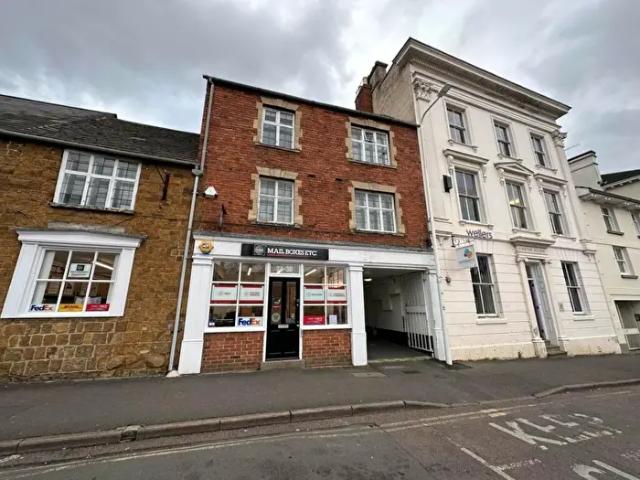 1 Bedroom Apartment To Rent In Horsefair, Banbury, OX16