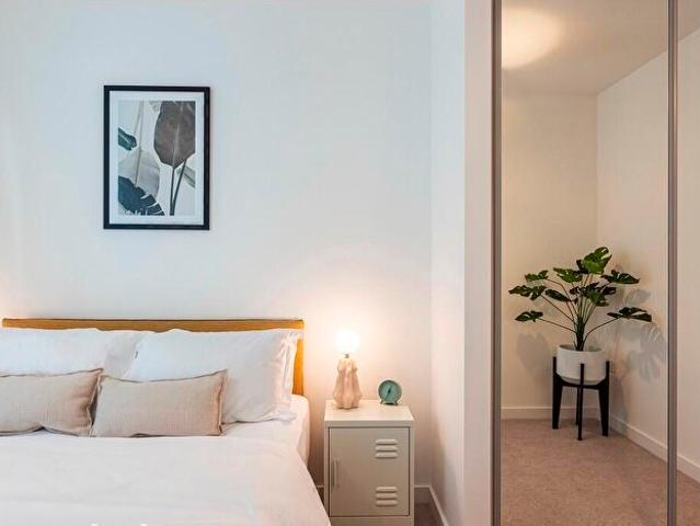 1 Bedroom Apartment To Rent In One Bedroom Apartment, The Almere, Avebury Boulevard, Milton Keynes, Buckinghamshire, MK9