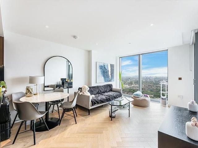 1 bedroom apartment to rent in Landmark Pinnacle, Canary Wharf E14