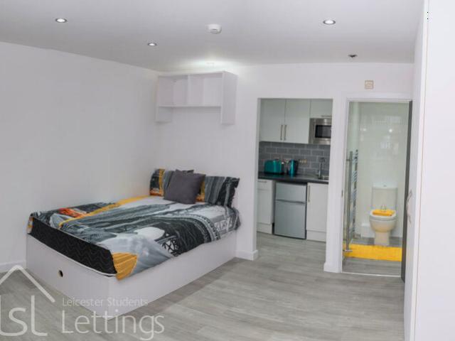 1 Bedroom Apartment To Rent In Large Studio Demontfort Street, Leicester, LE1