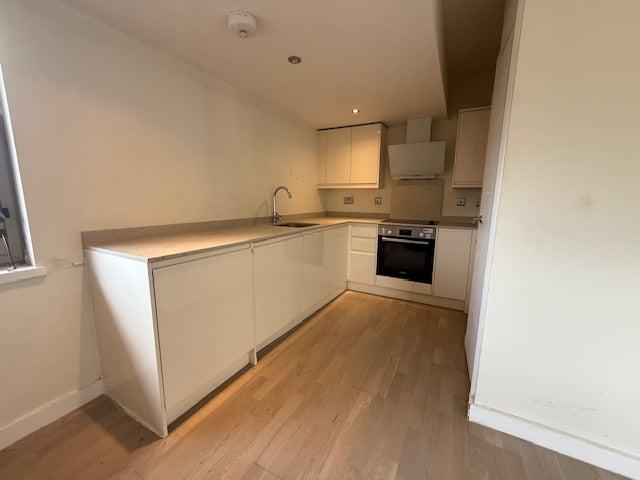 1 bedroom Apartment to Rent in Leatherhead