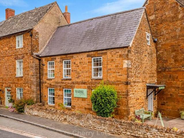 1 Bedroom Apartment To Rent In Market Place, Deddington, OX15