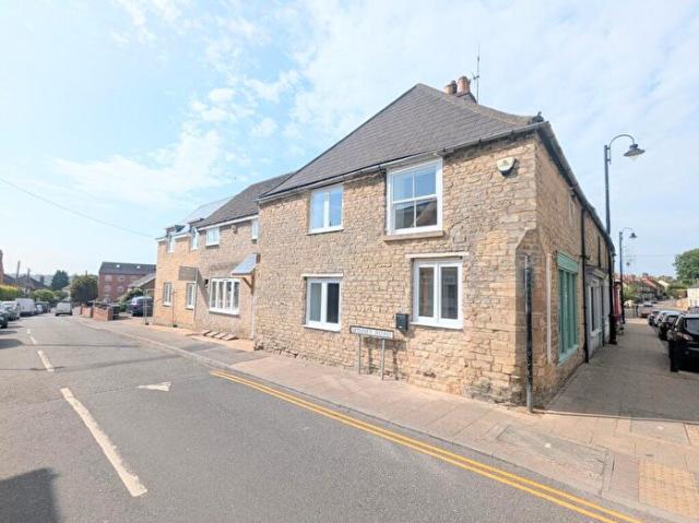 1 Bedroom Apartment To Rent In Spinney Road, Irthlingborough, NN9