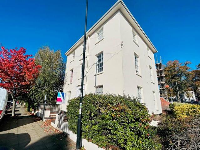 1 Bedroom Apartment To Rent In Portland Place East, Leamington Spa, CV32