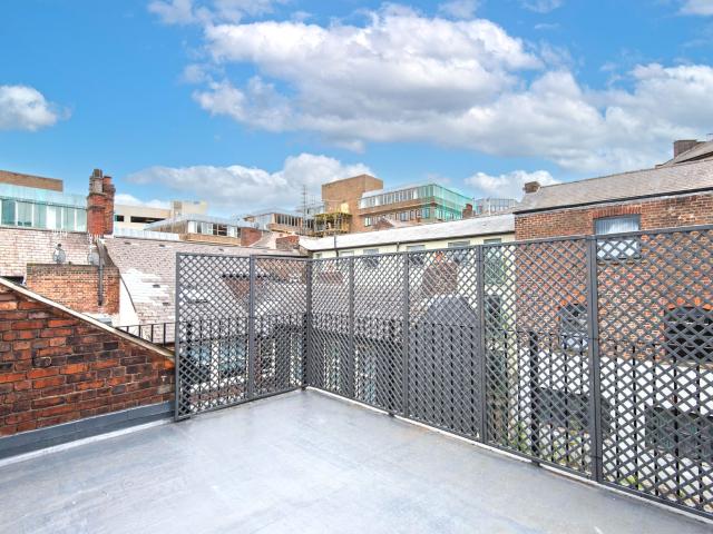 1 bedroom apartment to rent in queen street sheffield s1
