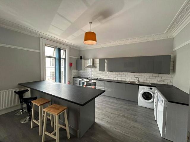 1 Bedroom Apartment To Rent In Room, Warwick Street, CV32