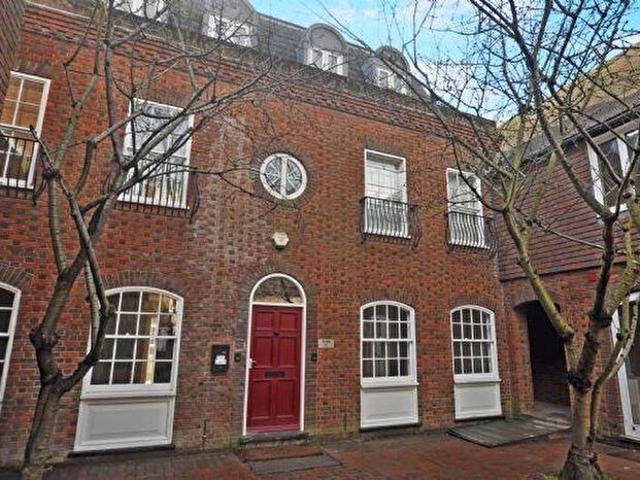 1 Bedroom Apartment To Rent In The Courtyard, Lombard Street, Abingdon, OX14