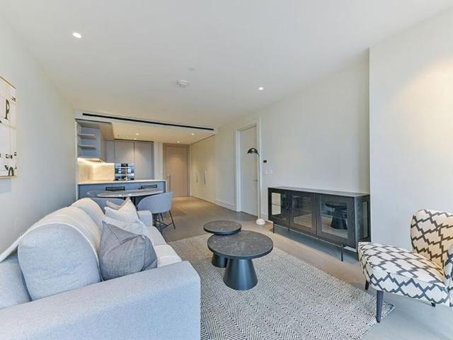 1 bedroom apartment to rent in the highly sought after One Bishopsgate Plaza, EC3A
