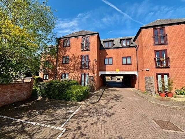 1 Bedroom Apartment To Rent In Vinery Court, Stratford upon Avon, CV37