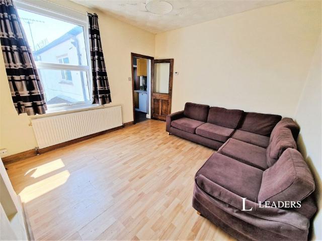 1 bedroom apartment to rent St. Georges Park Avenue, Westcliff on Sea, SS0