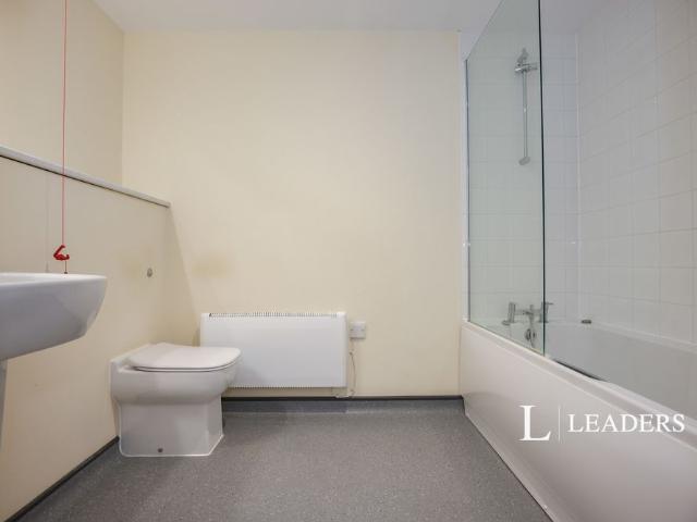1 bedroom apartment to rent St. Peters Gardens, Marefair, Northampton, Northamptonshire, NN1