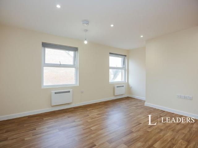 1 bedroom apartment to rent St. Peters Gardens, Marefair, Northampton, Northamptonshire, NN1