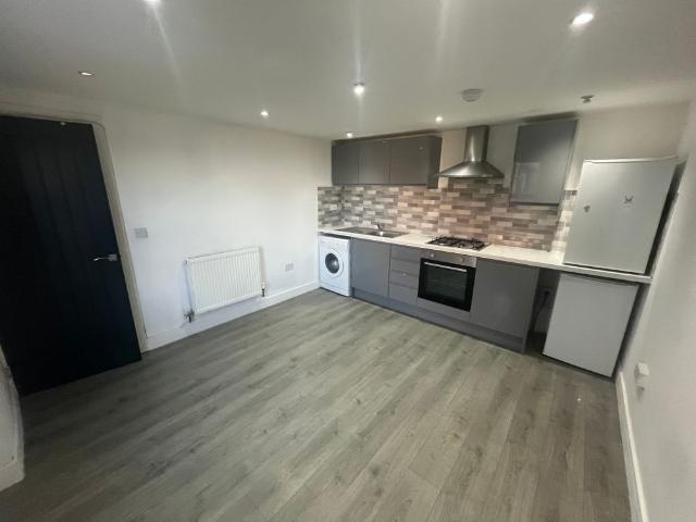 1 bedroom apartment to rent Rothesay Road, Luton, Bedfordshire, LU1