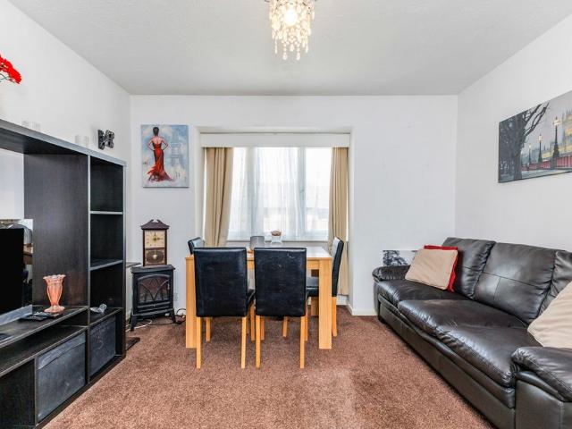 1 bedroom apartment to rent Rossignol Gardens, Carshalton, SM5