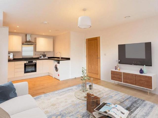 1 bedroom apartment to rent Reigate Hill, Reigate, Surrey, RH2