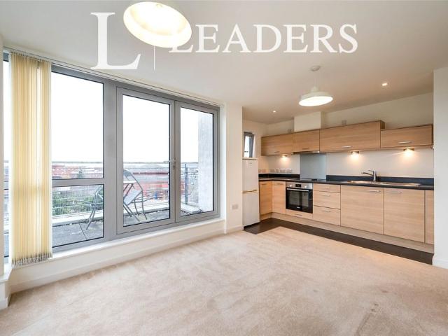 1 bedroom apartment to rent Richmond House, Bonfire Corner, Portsmouth, PO1