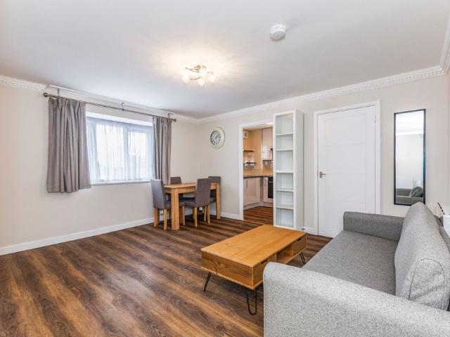 1 bedroom apartment to rent Richens Close, Hounslow, TW3