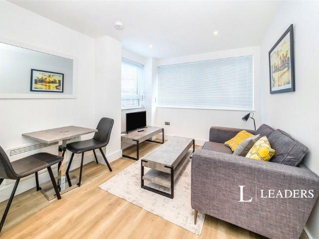 1 bedroom apartment to rent Wood Street, East Grinstead, West Sussex, RH19