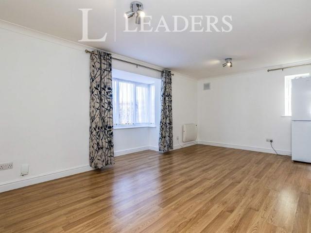 1 bedroom apartment to rent The Mount, 23B St. James Road, Sutton, SM1