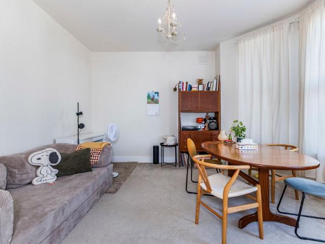 1 bedroom apartment to rent The Avenue, Surbiton, KT5
