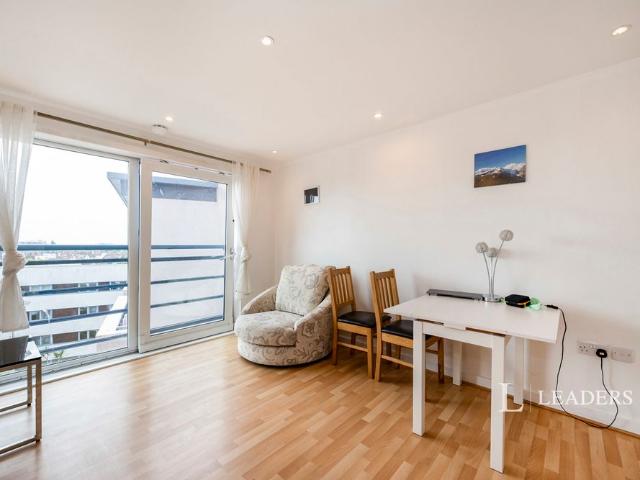 1 bedroom apartment to rent The Crescent, Gunwharf Quays, Portsmouth, PO1