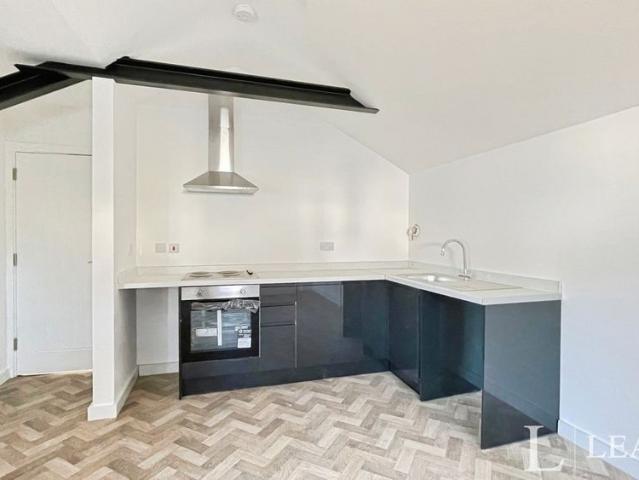 1 bedroom apartment to rent Victoria Avenue, Southend on Sea, Essex, SS2