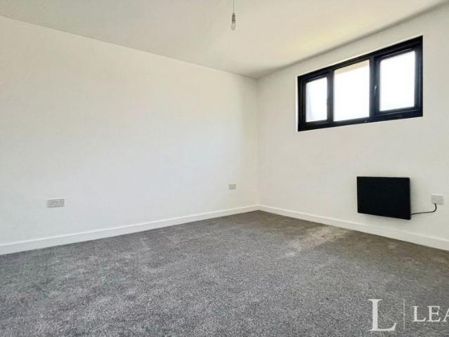 1 bedroom apartment to rent Victoria Avenue, Southend on Sea, Essex, SS2
