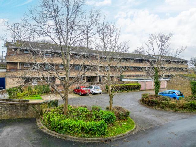 1 Bedroom Apartment Tring Hertfordshire HP23 86119875