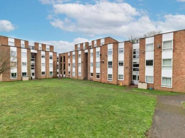 1 Bedroom Apartment Ware Hertfordshire 99436643