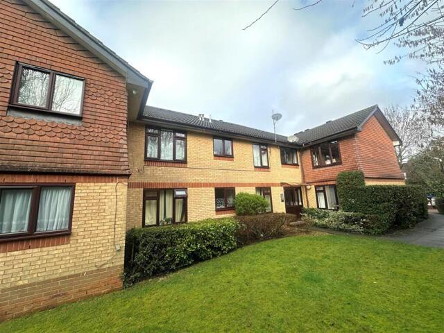 1 Bedroom Apartment Watford Hertfordshire 99986583