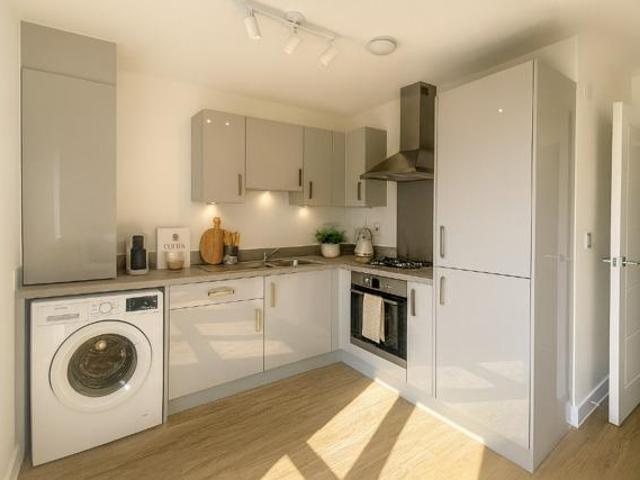 1 Bedroom Apartment West Sussex West Sussex 100685032