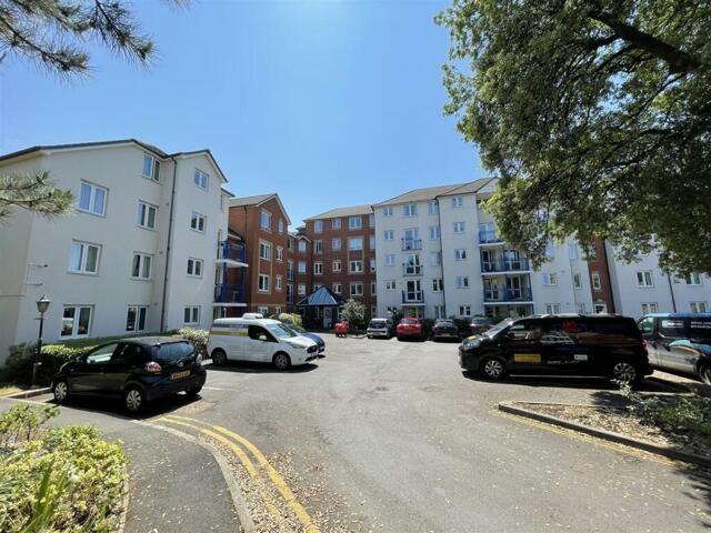 1 Bedroom Apartment Weston Super Mare Somerset N/A 86975136