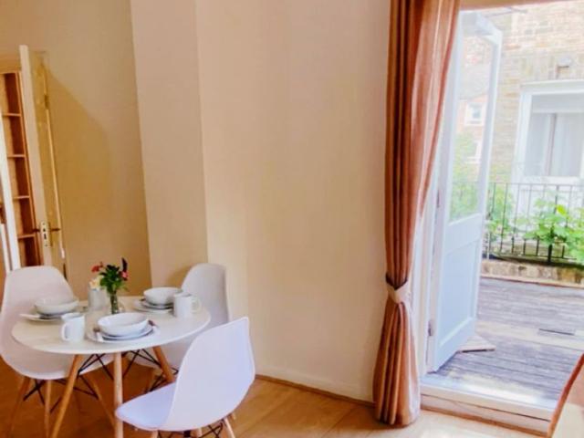 1 Bedroom Apartment with Balcony