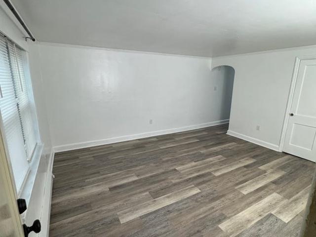 1 Bedroom Apartment with Newly Renovated Bathroom