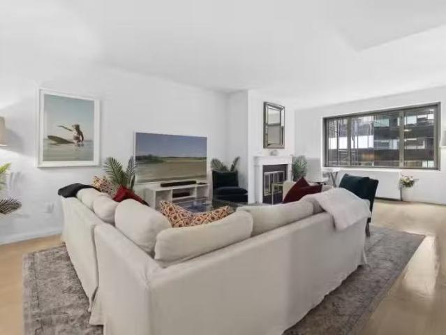 1 Bedroom at 101 W 55th St for $6,500 by ibrehem rahman