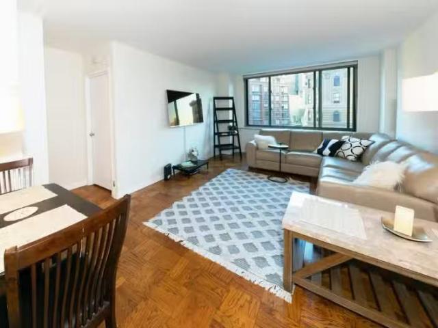 1 Bedroom at 2025 Broadway for $4,800 by Alexandra Compton