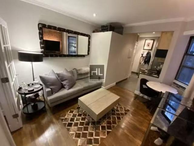 1 Bedroom at Barrow Street for $4,995 by Klaudia Piechota