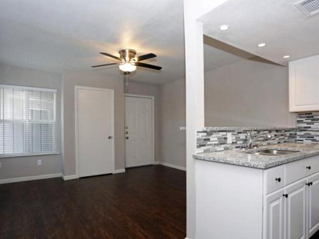1 bedroom, Austin TX 78752 LS77114152