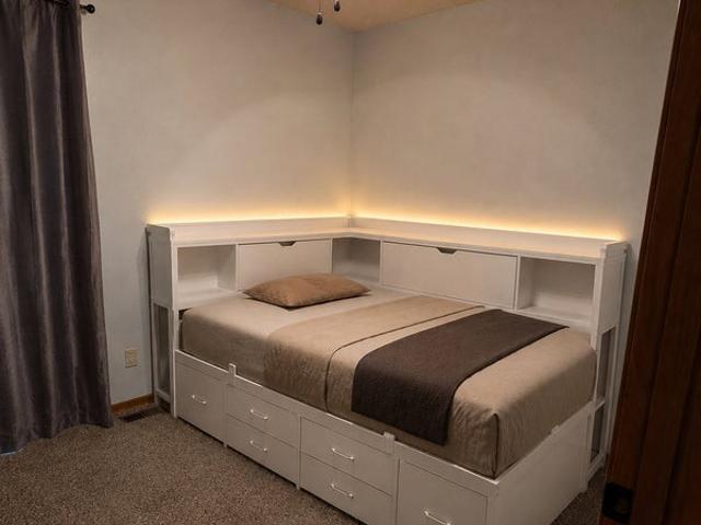 1 Bedroom available in a 4 bed 2.5 bath Townhouse