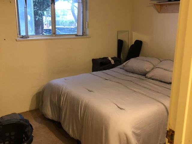 1 Bedroom available in 2 Bedroom / 1 Bath